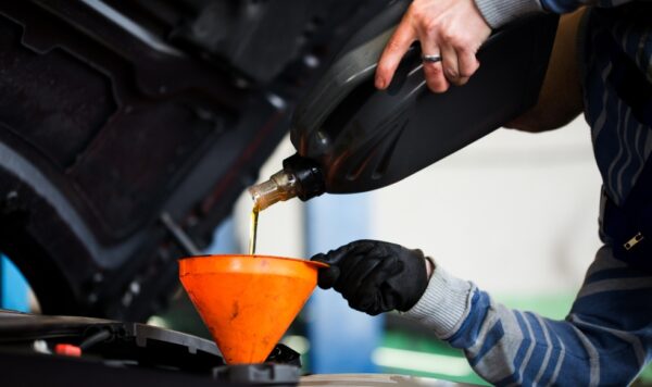 Oil Changes & Fluid Checks – TRU Automotive